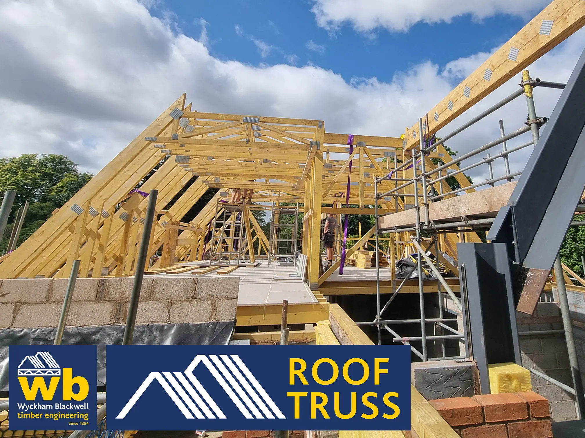 11m Span Dual Pitch Flat Top Trusses being installed this week on a new ...